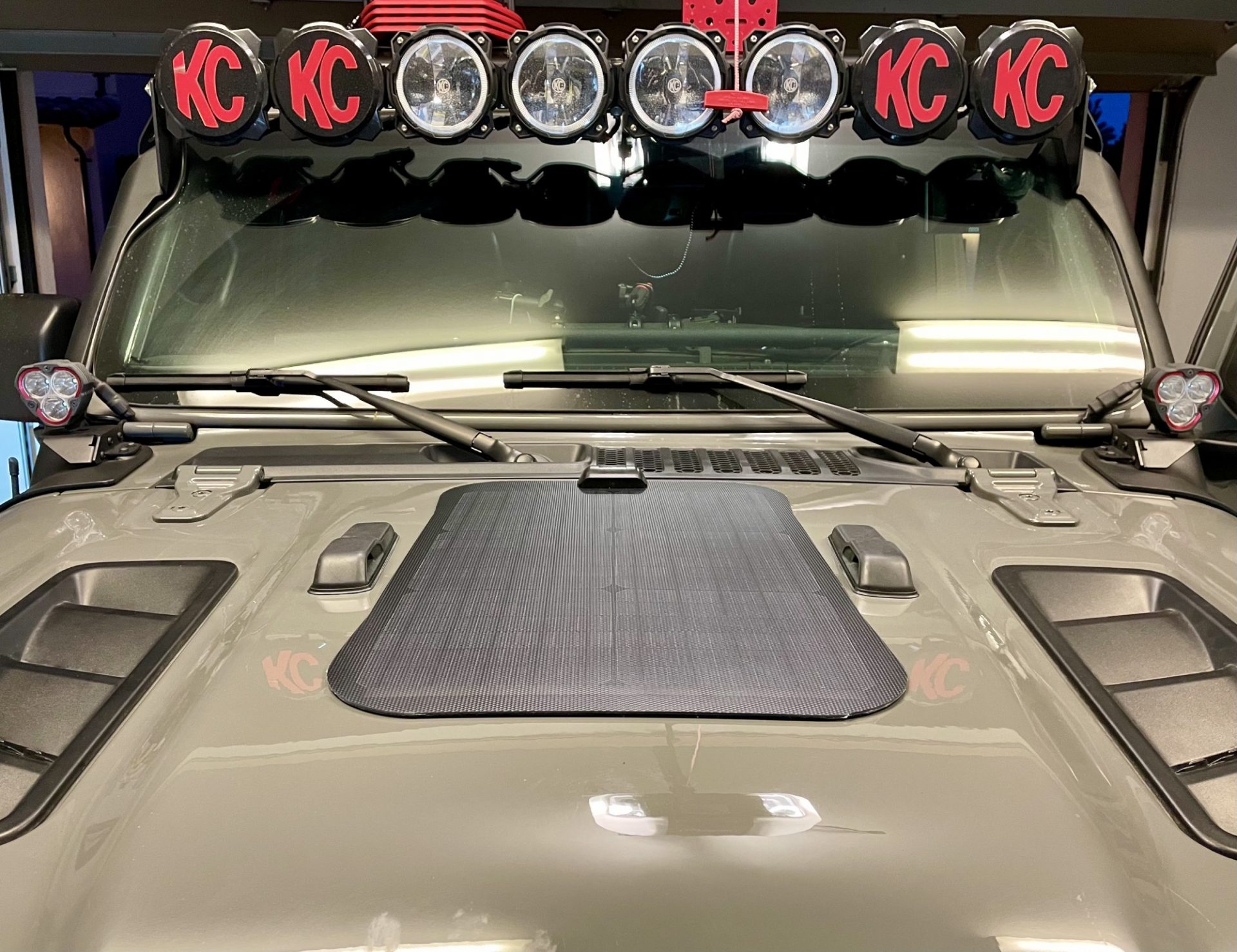 Cascadia 4x4 Hood Solar Panel Review