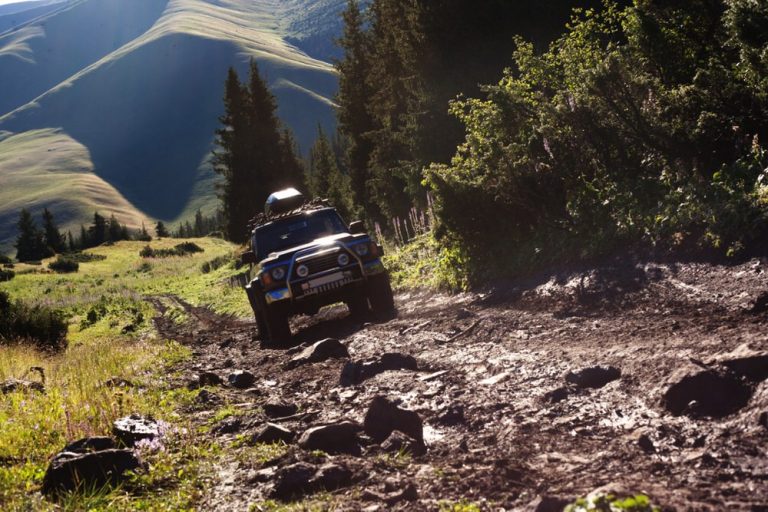 Unibody Structure vs Body on Frame: Which is Best for Off-Roading?