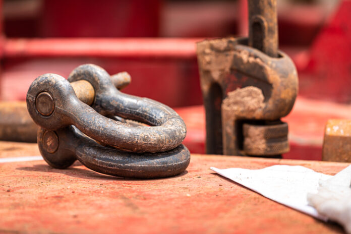What is a Shackle, and How Do You Use One?