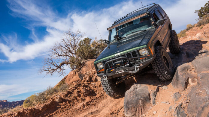 Use These 5 Jeep Off Roading Tips to Stay Safe This Fall