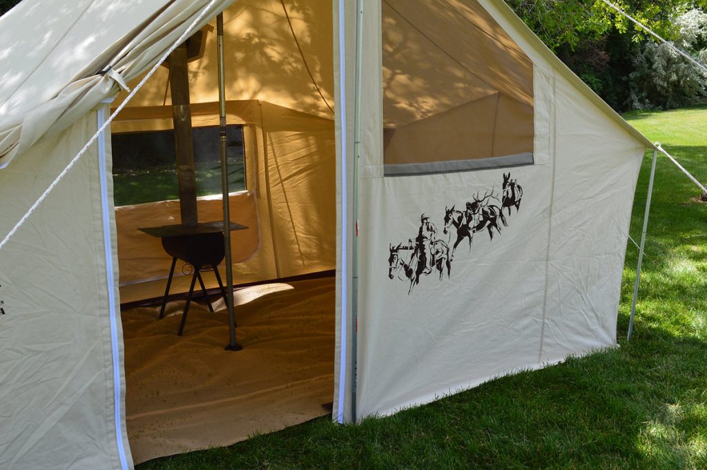 How to Choose the Right Canvas Wall Tent for Your Needs