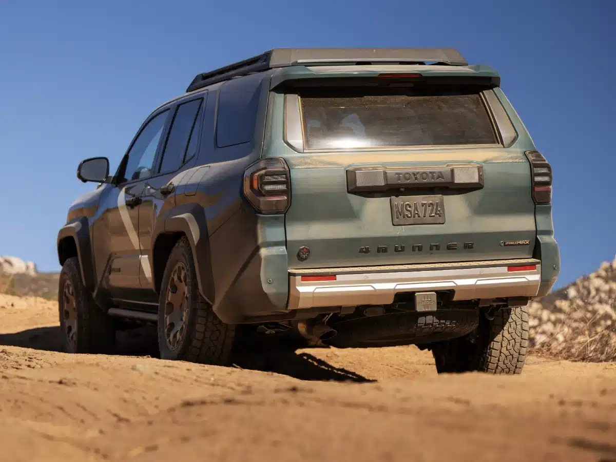 2026 Jeep Wrangler vs 2026 Toyota 4Runner: Off-Road Showdown